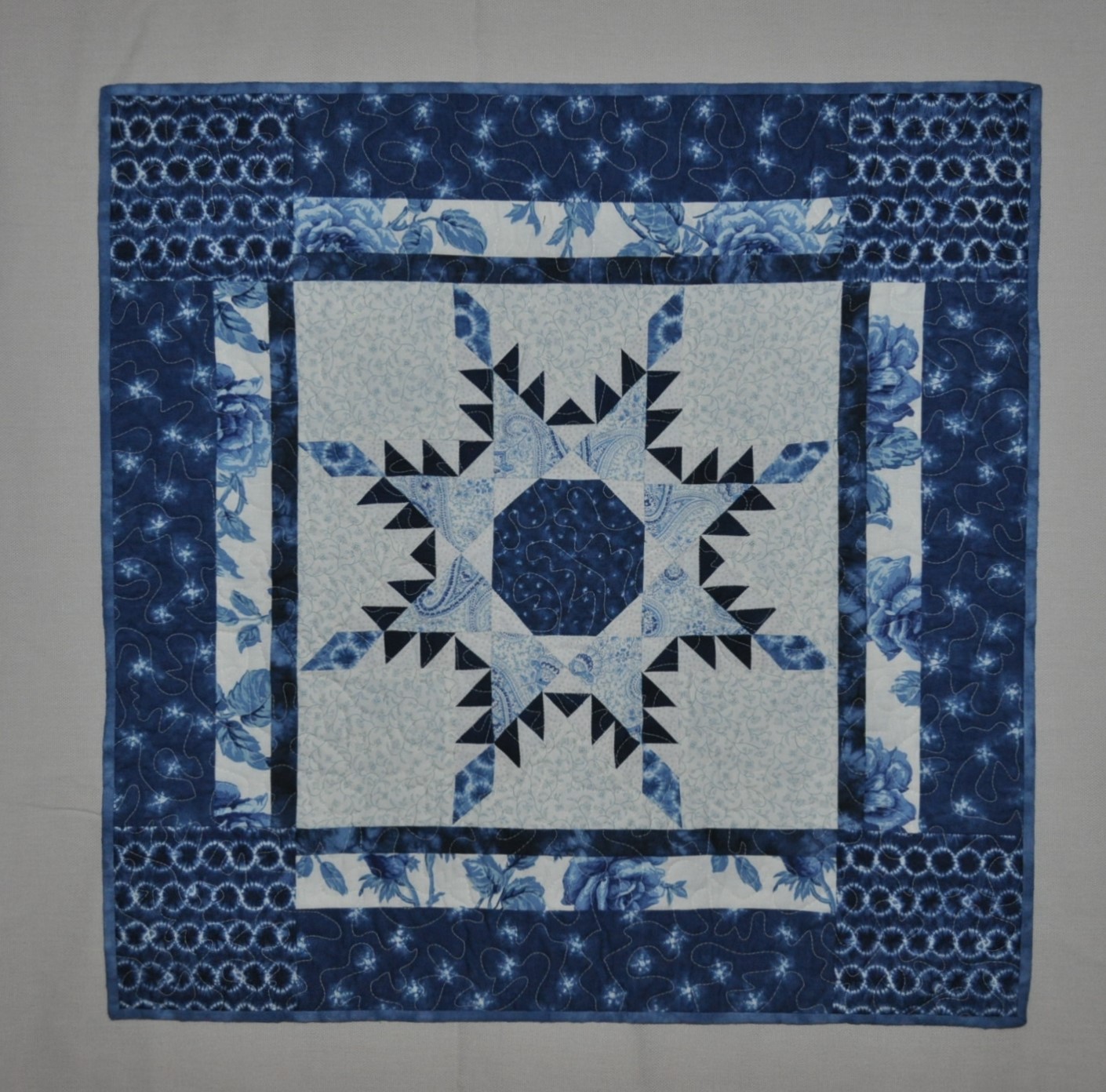 small quilt – Needles and Threads